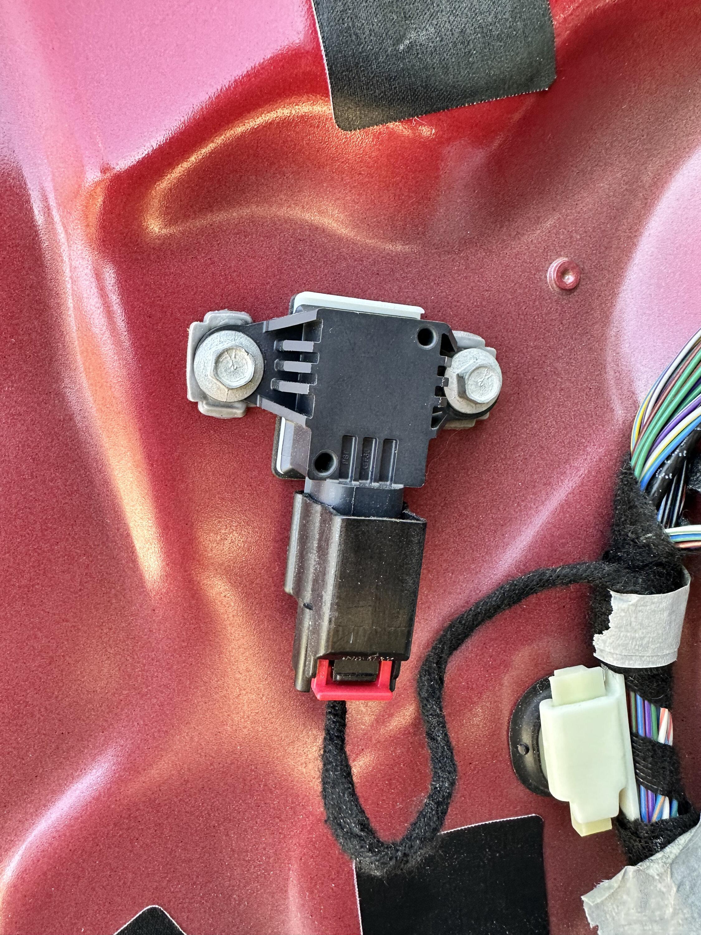 Sounds Good Stereo Behind the Seat kit installation | Ford Lightning ...