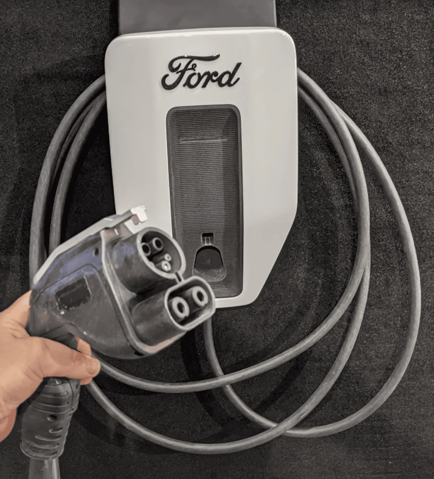Charging the F-150 Lightning: Everything You Need To Know [Video ...