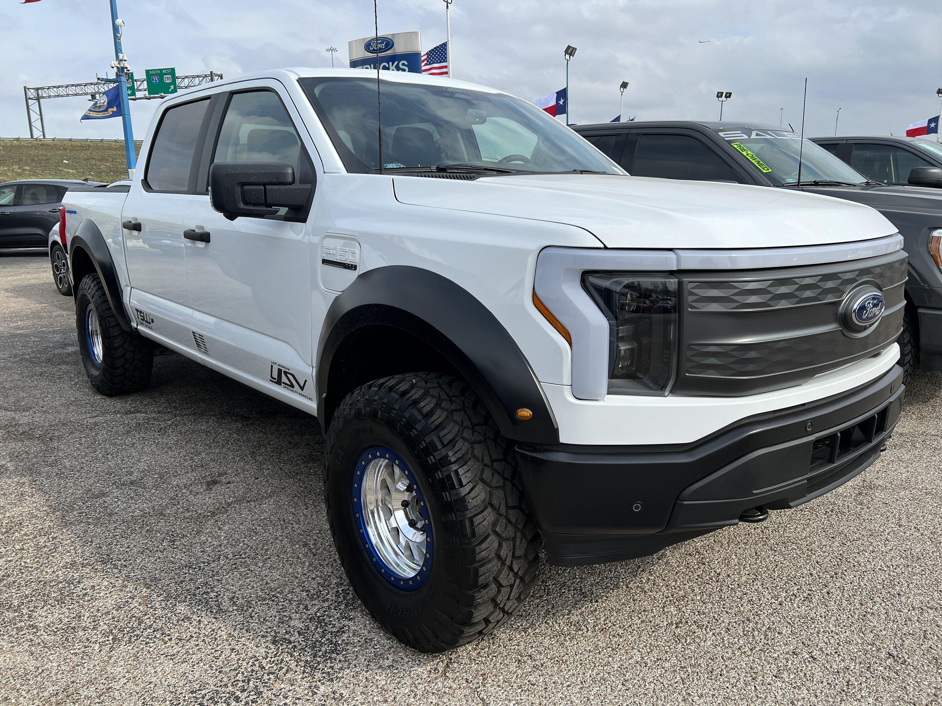 Lightning Pro upgraded with Raptor suspension and full light bar ...