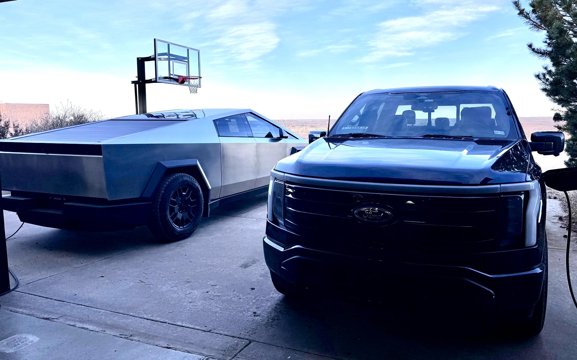 saw my first cybertruck | Ford Lightning Forum For F-150 Lightning EV ...