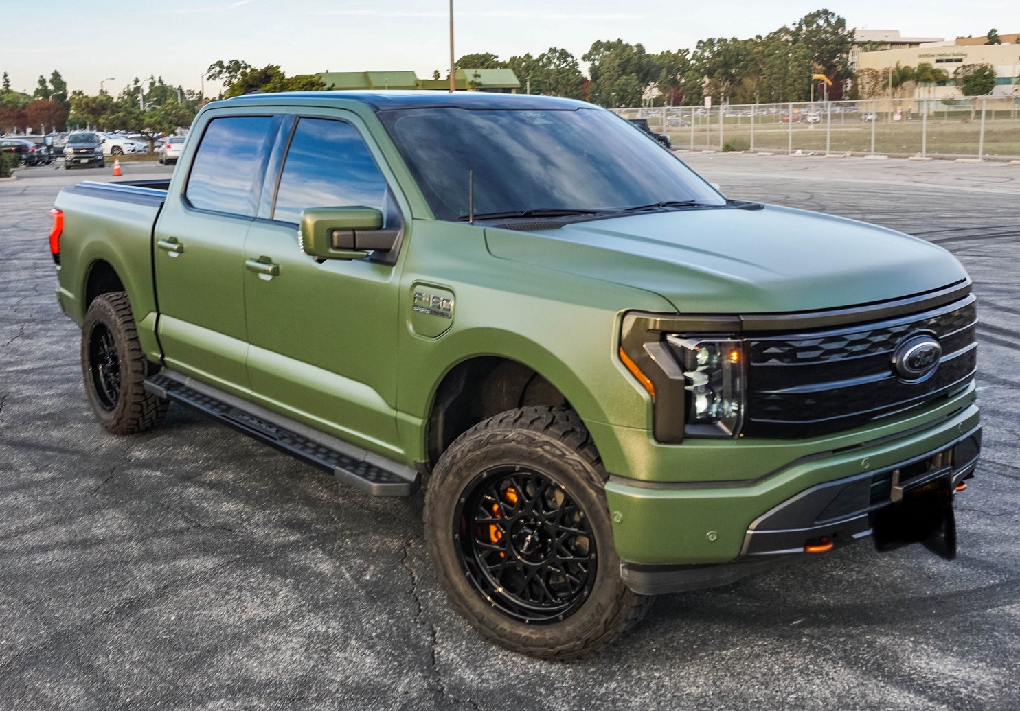My wife isn’t happy, but worth it: 2022 F-150 Lightning Build w/ green ...