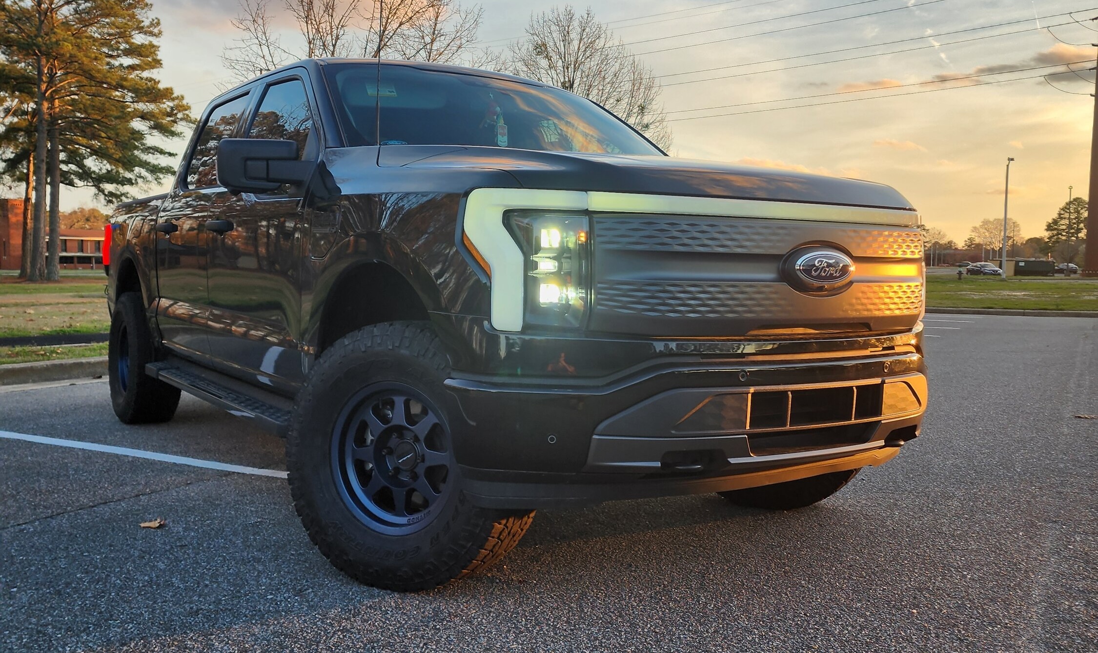 Leveled! 2" Rough Country Leveling Kit + Method 701 Wheels + Toyos 305 ...