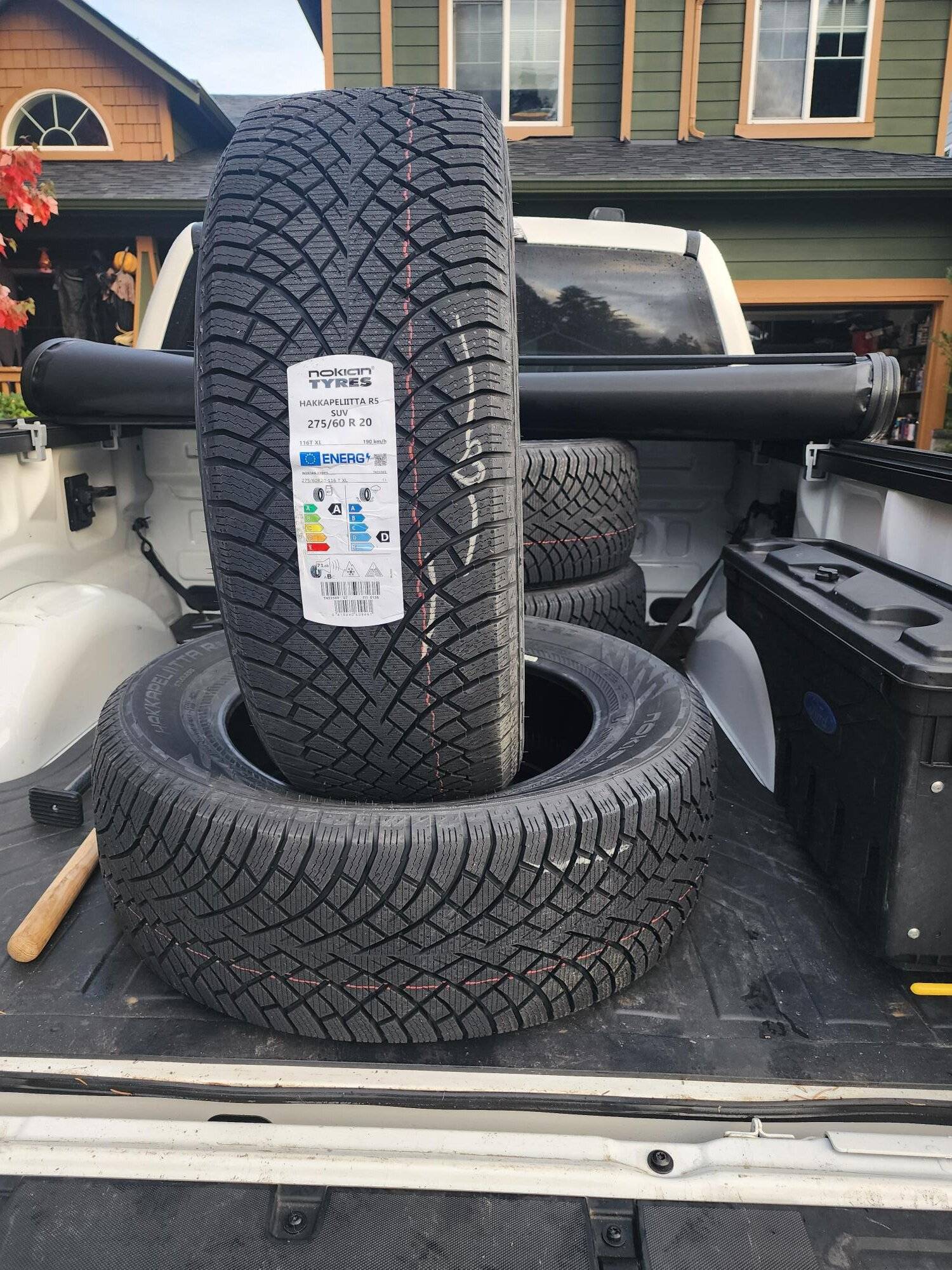 Nokian Hakkapeliitta R5 SUV 116T snow tires installed - first ...