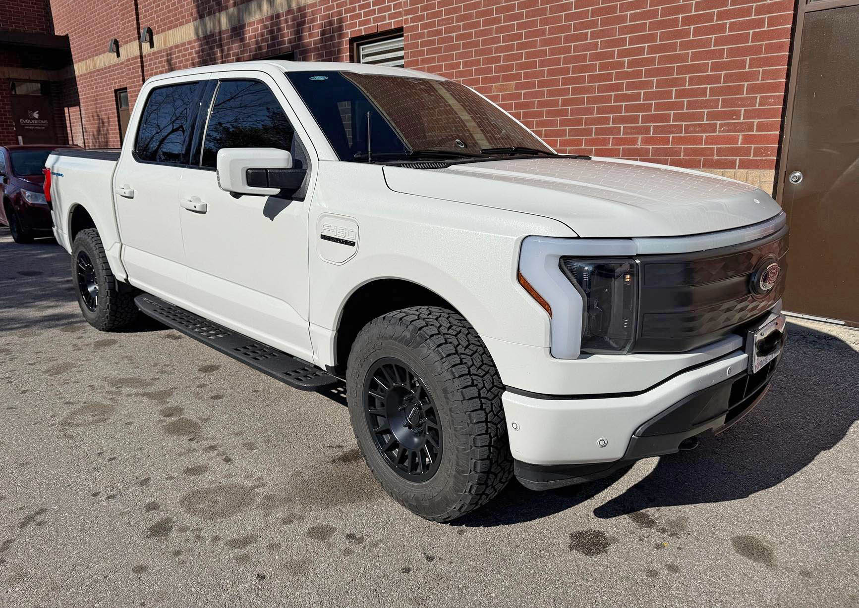'23 Tri-Star White Metallic Lariat ER - Method 18"s Toyo OC AT3's ...