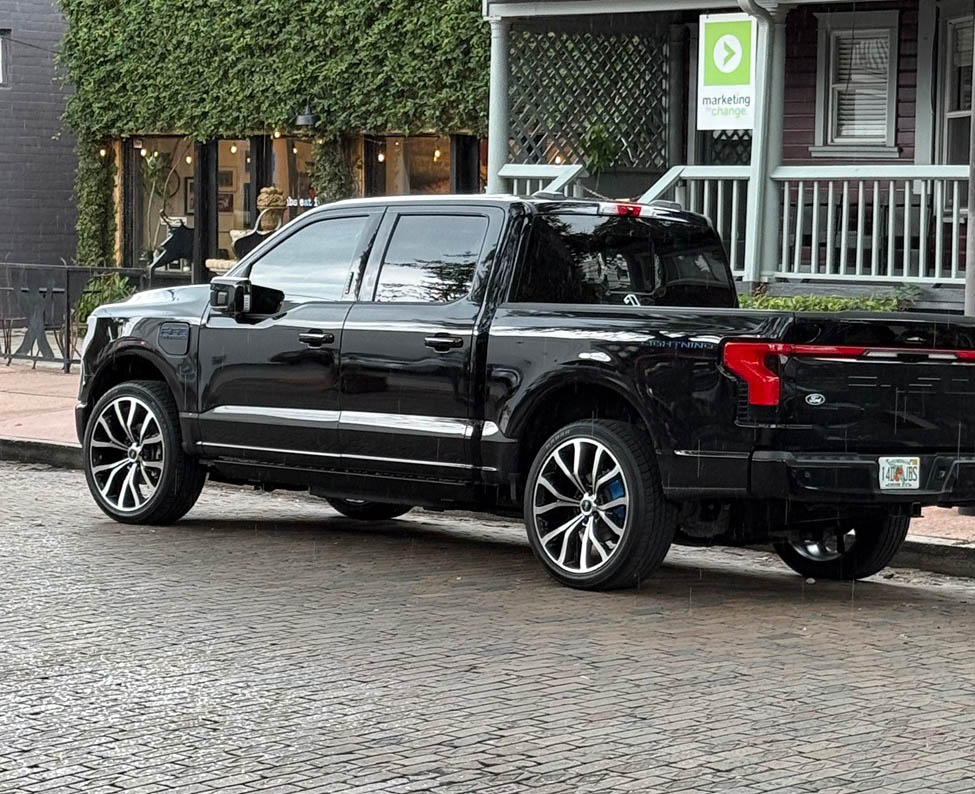 Leveled: Rough Country 3/4 Front Leveling + 24” wheels on 40s | Ford ...